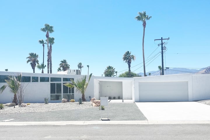 The Casa Blanca Of Palm Springs - Palm Springs, CA