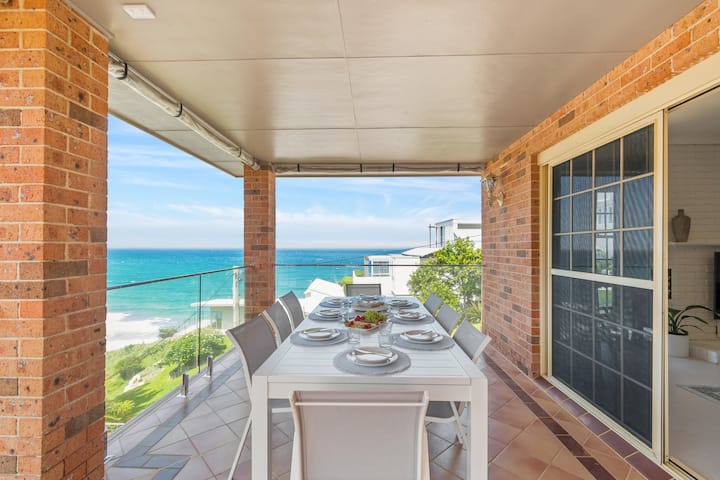 Stanwell Park Escape: Sprawling Beachfront Living - Stanwell Park