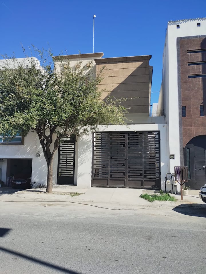 Casa Completa Con 3 Recamaras - Monterrey