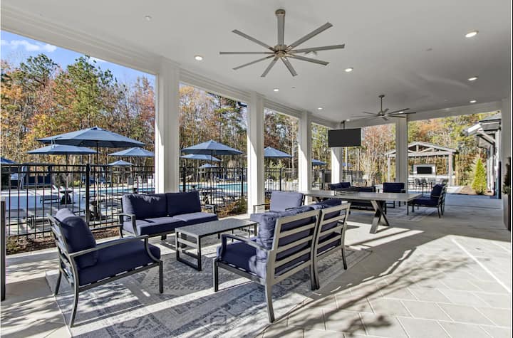 It's A Cozy Condo In The City! - Douglasville, GA