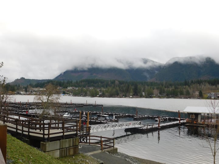 Lakeview Escape In Northshore Estates - Lake Cowichan