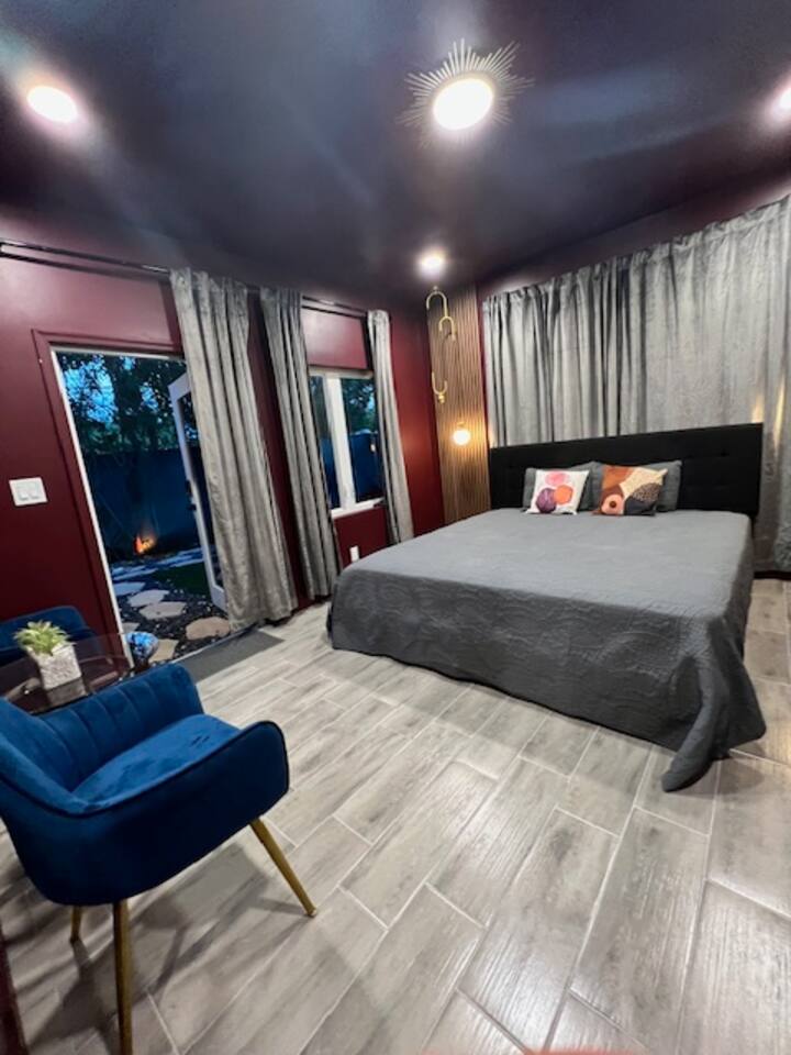 Sexy Vibe 5- Gay Men's Resort - Fort Lauderdale, FL