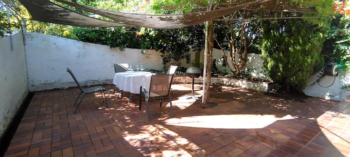 Large Two Bedroom House Near Cbd - Orange