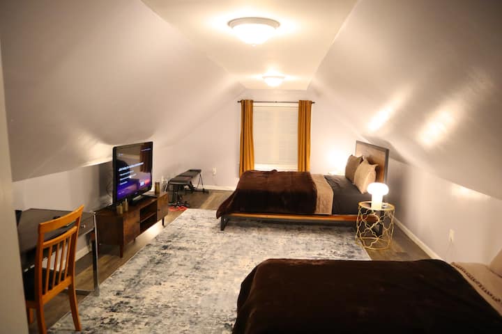 Private Elegant Bedroom,20 Mins To Nyc - Queens, NY
