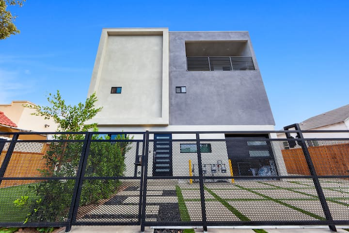 Memory Foam Beds - Relax In The Heart Of Sunny La - Los Angeles, CA