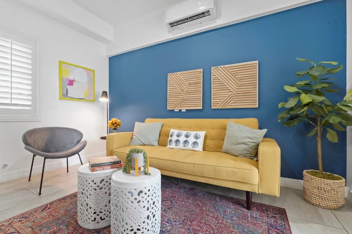 Walk To Downtown Hotspots - Orange County, CA