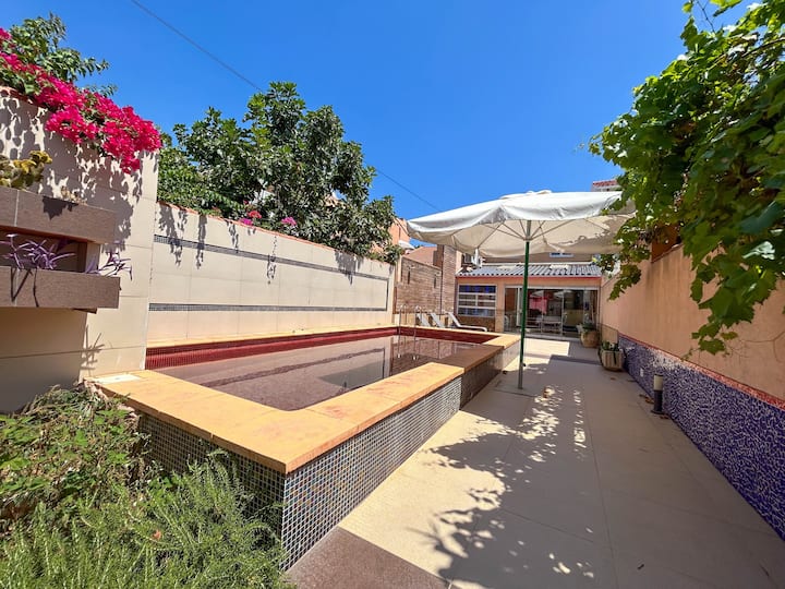 Villa Luz: Luxury House Front Beach Private Pool - Valencia
