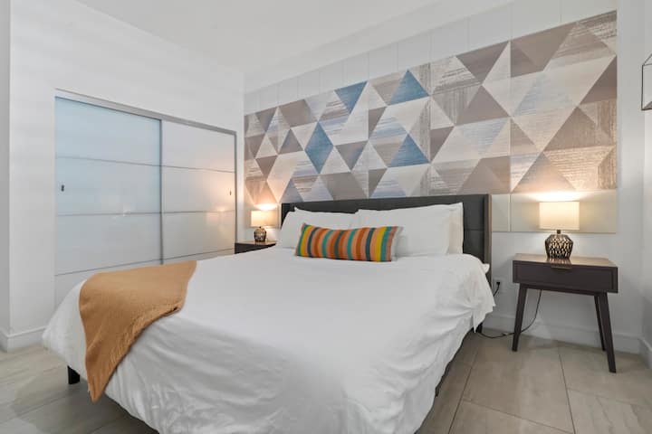 Disney Gateway Condo - Tustin, CA