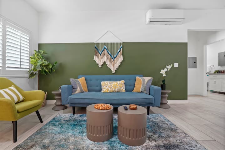 Modern Stay Prime Location - Tustin, CA