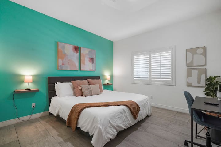 Urban Escapade , Stylish Touch - Santa Ana, CA