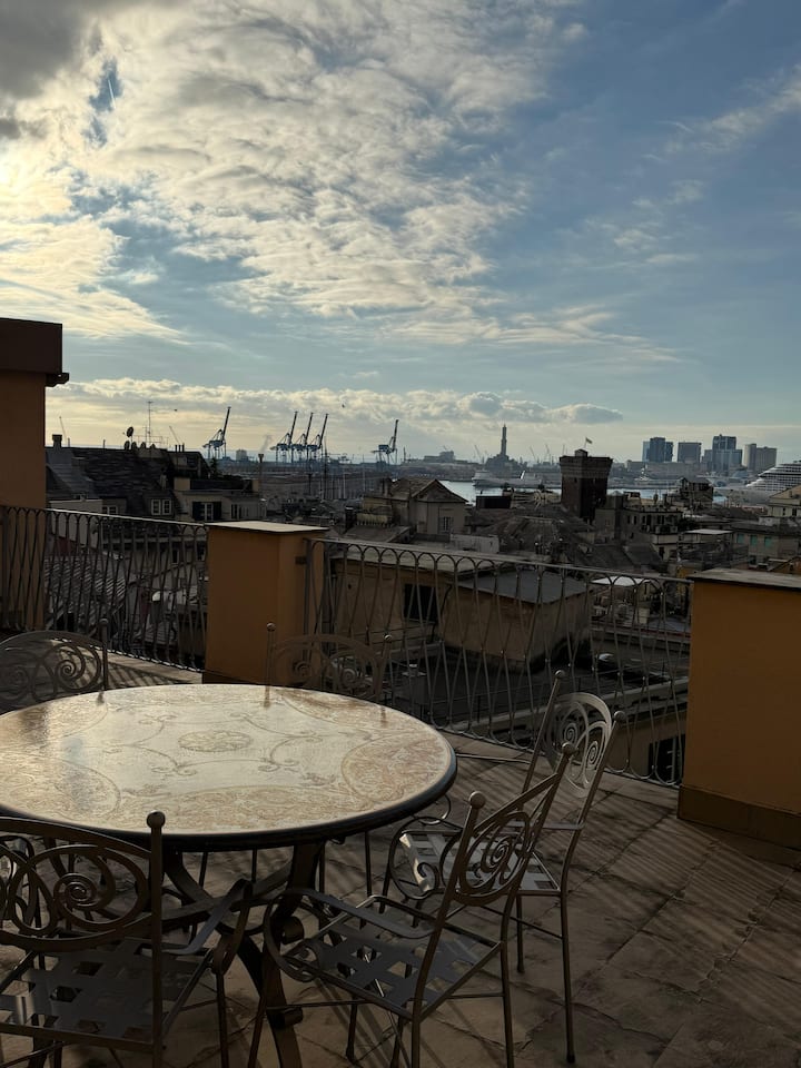 Il Terrazzo Sui Tetti Di Genova - Genoa