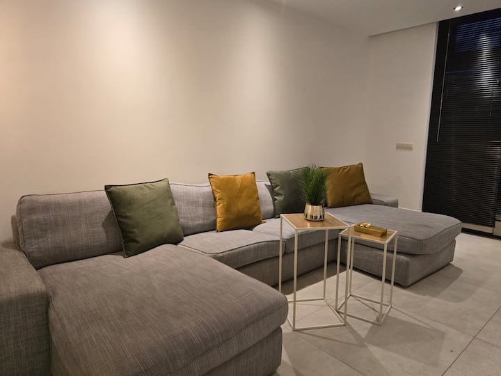 Mooie Hoekwoning Met Grote Tuin - Amsterdam Airport Schiphol (AMS)