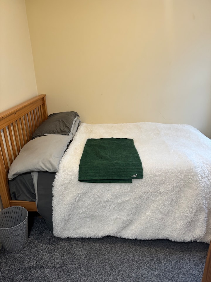 Small Double Cosy Room - Preston