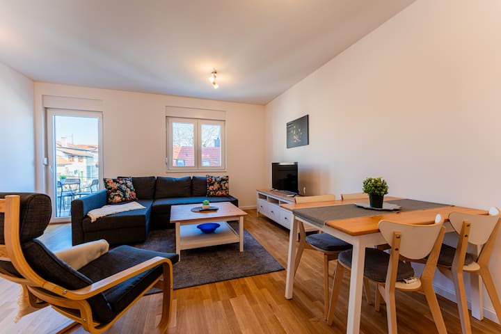 Flex Selfcheckins 126 / 2 Bedrooms / Parking / Loggia - Zagreb