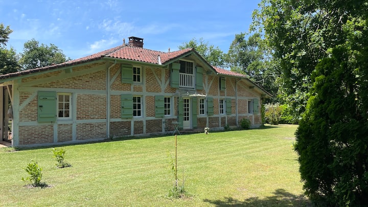 Maison Avec Piscine Dans La Forêt Proche Océan - France