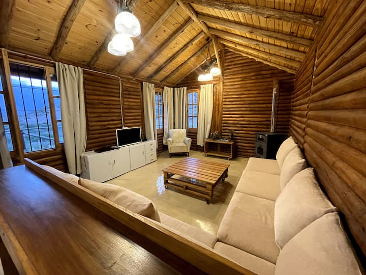 Peaceful Mountain Cabin - Argentina