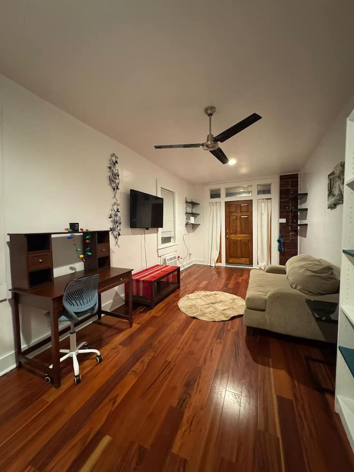 Cozy & Spacious One-bedroom Nola - New Orleans, LA