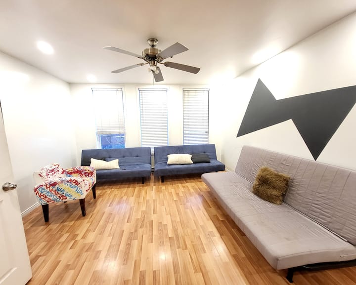 4-new Condo Downtown Discounted -Group Event Allow - Montreal