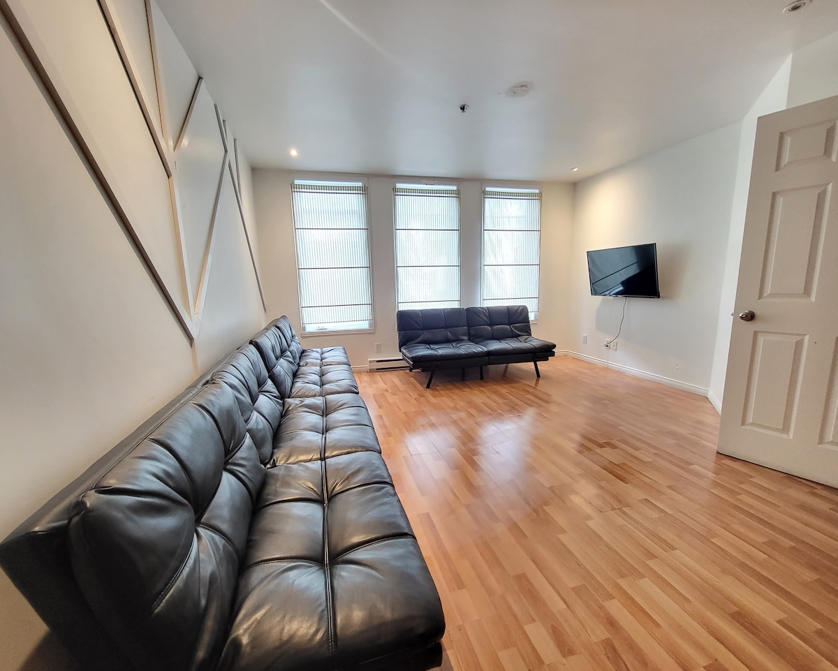 2.huge condo event allowed bar club - Apartments for Rent in Montréal ...