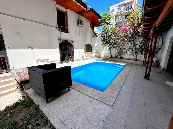 Casa Amplia Con Pileta En Nqn - Centenario