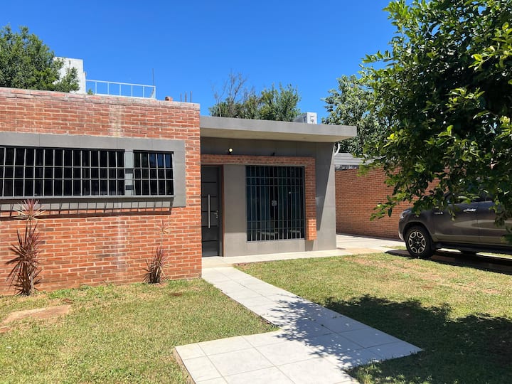 Casa A 3 Cuadras De La Playa - Carmen del Paraná