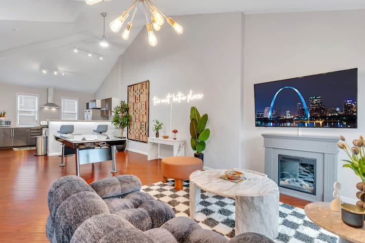 The Allen Ave Oasis:2br/2ba Luxe - St. Louis, MO