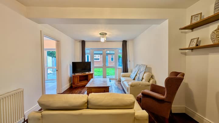 Charming House With Own Garden - Hounslow