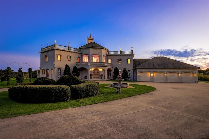 European-inspired Manor & Garden - Big Bend, WI