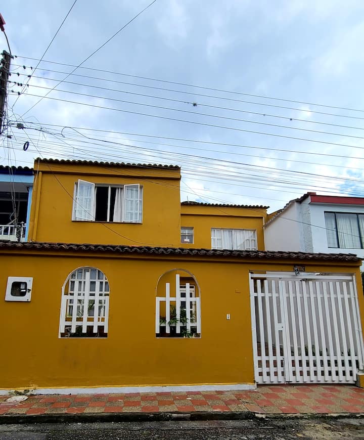 La Casita Amarilla Villa Del Rio - La Vega