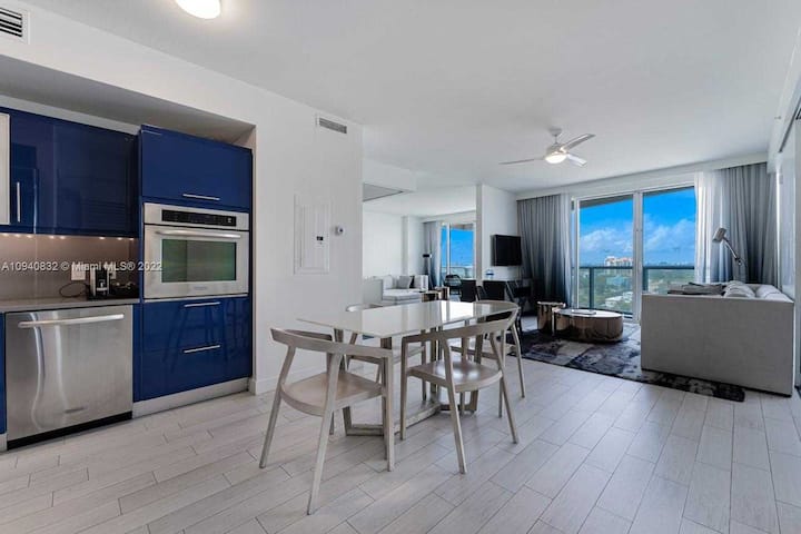 2 Bdrm W Residences Ft. Lauderdale Beach Sleeps 8 - Fort Lauderdale, FL