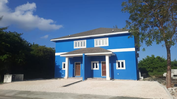 Cozy 2-bedroom Townhome - Nassau