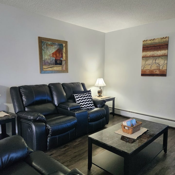 Feel At Home | Updated 2br In West Park - Red Deer