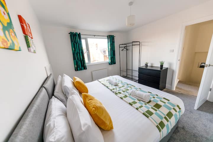 Contractor Stay | Huge 5 Bed 2 Bath | Parking&wifi - Sunderland