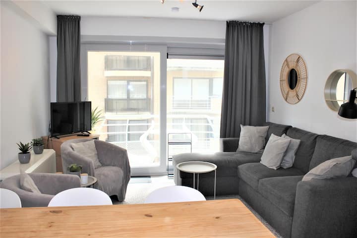 Flat Moderne Avec Terrasse Et Piscine Extérieure. - 奧斯坦德