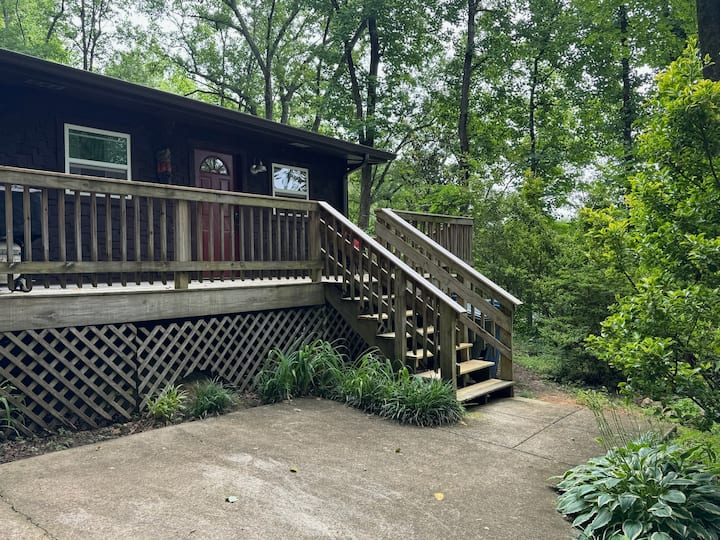 The Quiet Perch - Lookout Mountain, GA