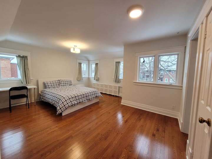 Stunning Room With Private Bath, Steps To Transit - Toronto