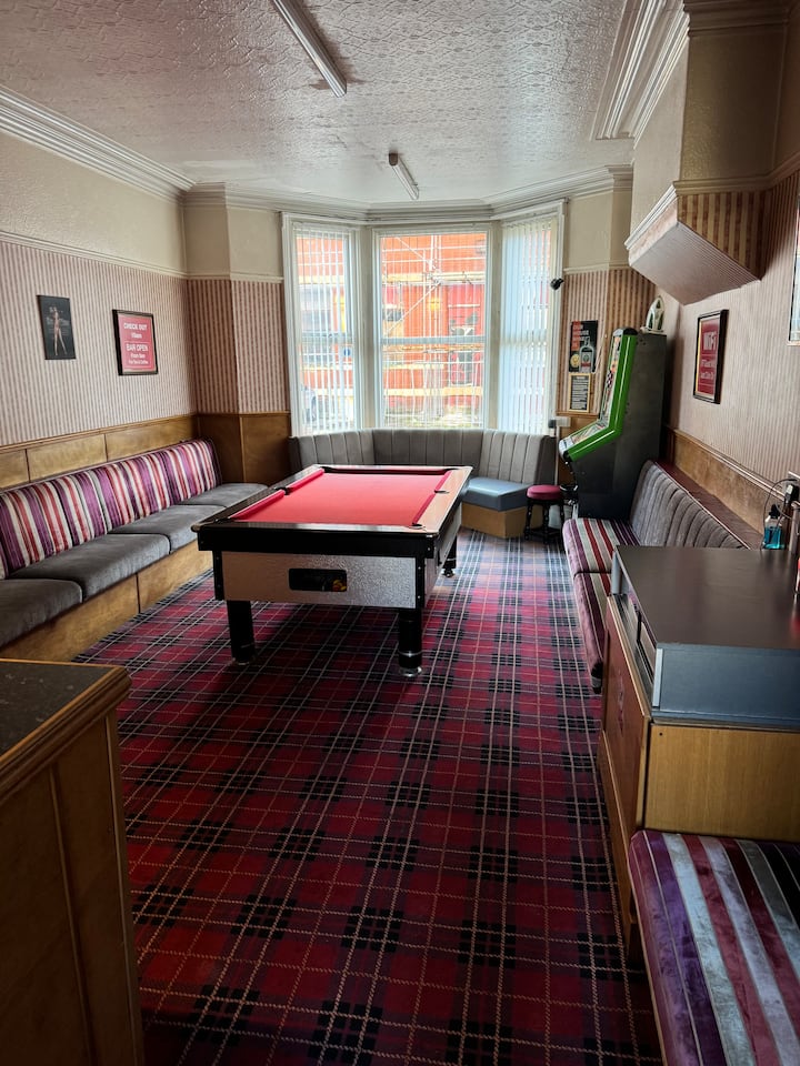 Blackpool -Stag-hen-group-hotel - Blackpool