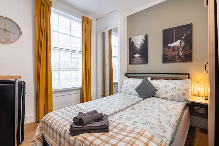 Tidy Central London Studio - London, UK