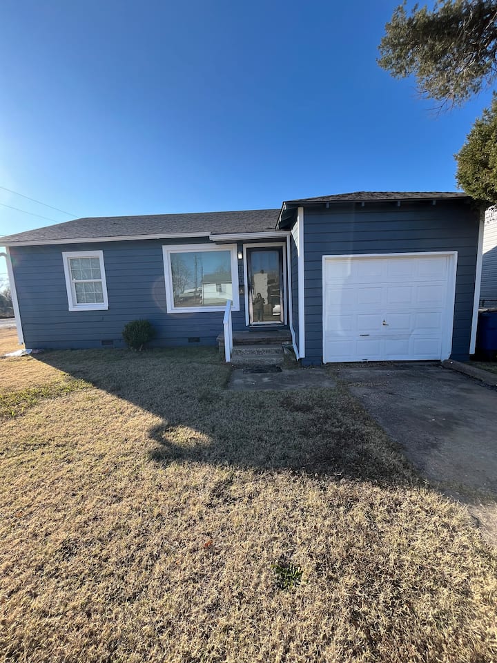 Chic, Cozy Cottage - Tulsa, OK