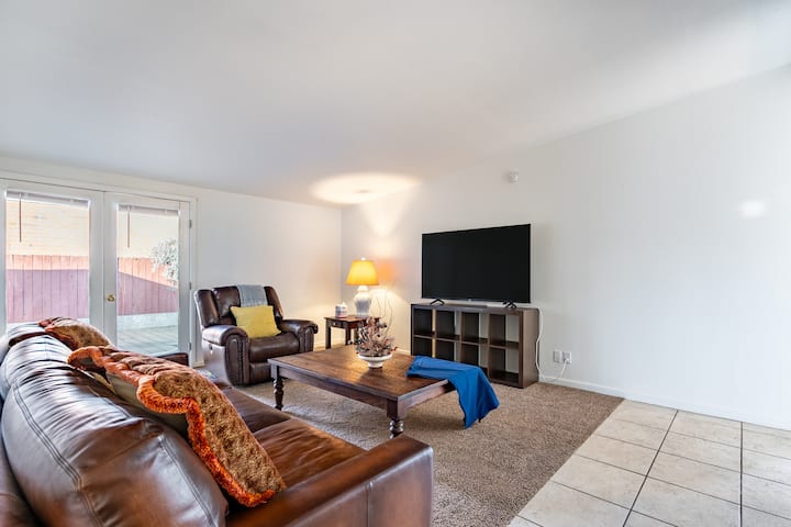 Quiet East Side Home With Huge Backyard - Tucson, AZ