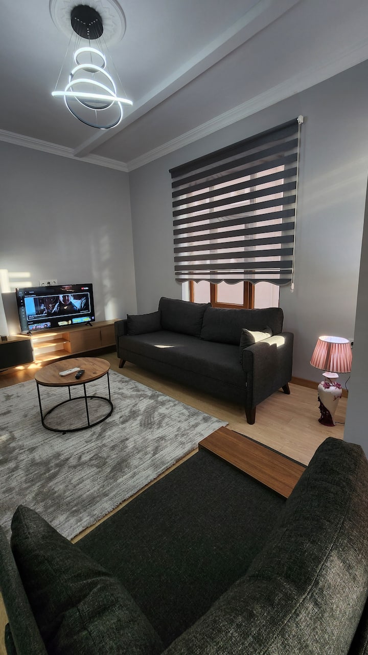 Taksim Bölgesinde Ev (2.kat) - Şişli