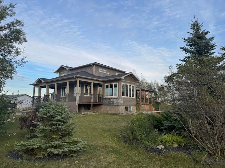 Luxury House In Countryside Living - Winnipeg