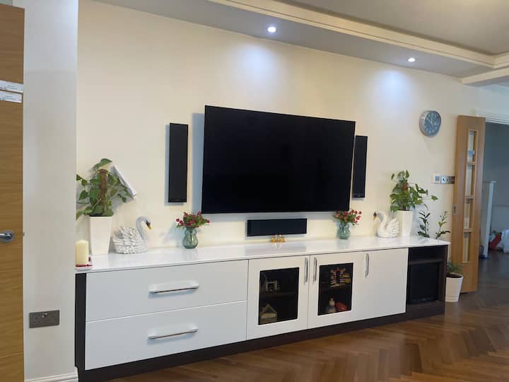 Luxurious One Bedroom House - Harrow