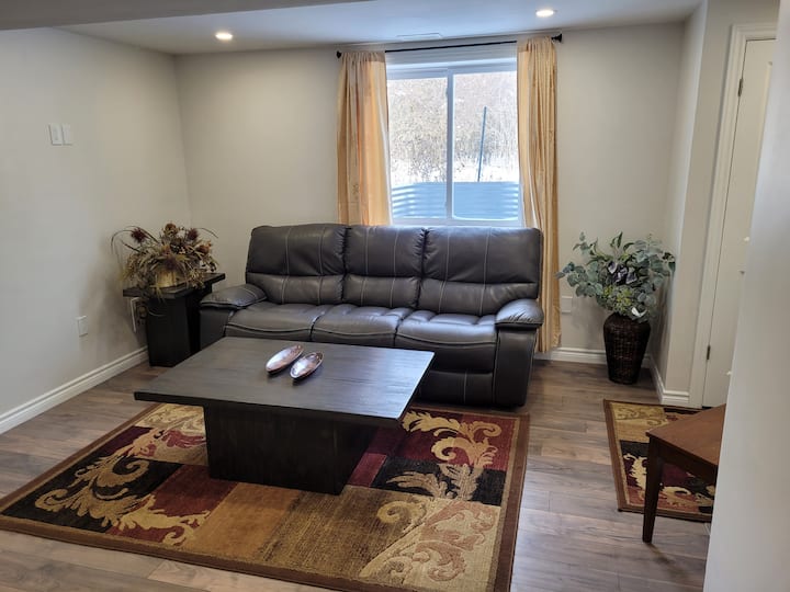 Entire Basement Apartment In Waterloo - Waterloo