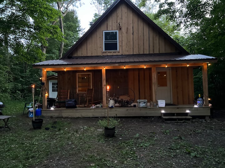 Cabin Eagle Ridge At South End/off Grid
Magically - Tully Lake, Tully