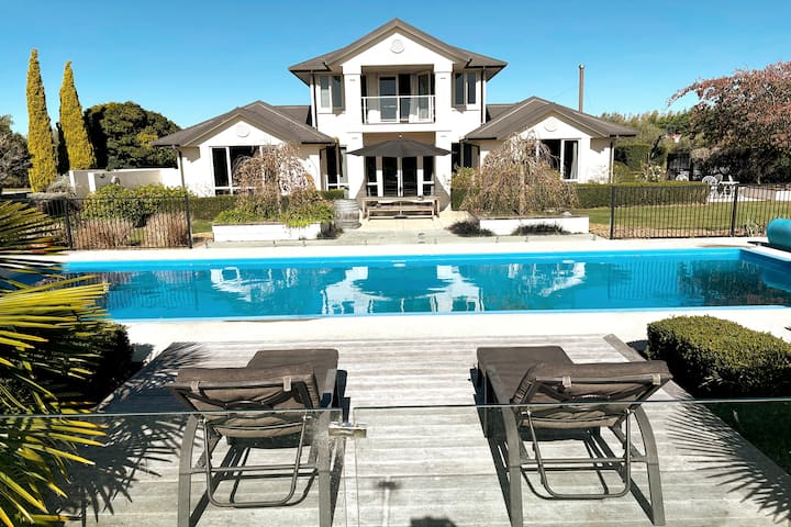 Country Lifestyle Tuscan Resort - Rangiora
