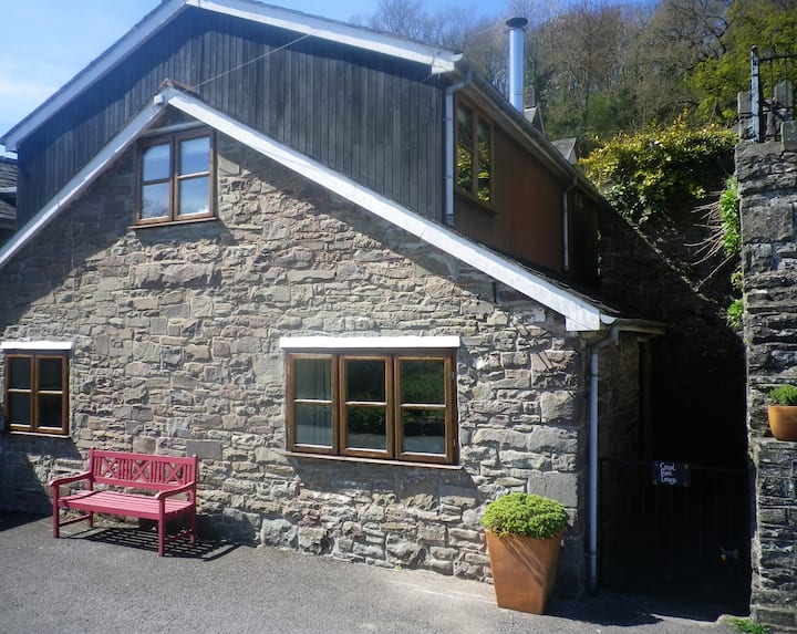 Great Walks From The Door - Crickhowell