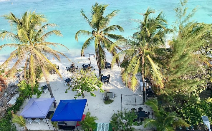 6-bedroom Beachfront Stay - Near Airport & City - Malé