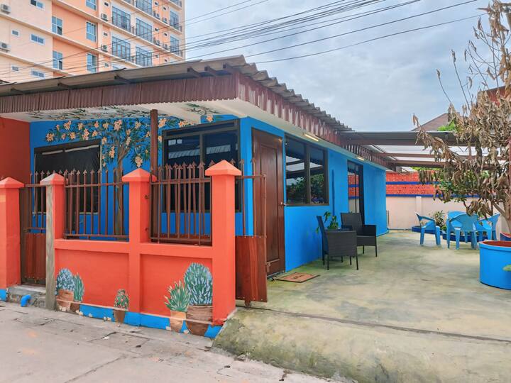 "Urban Oasis Studio" - Vientiane