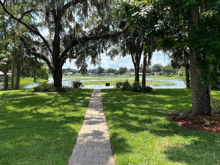 Lakefront Heaven In Florida - Inverness, FL